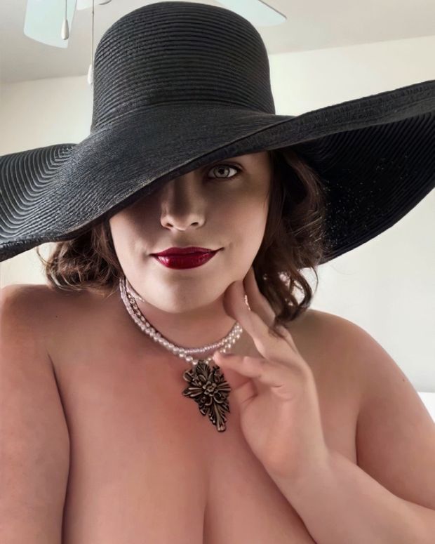 Lady Dimitrescu Yourdaydream