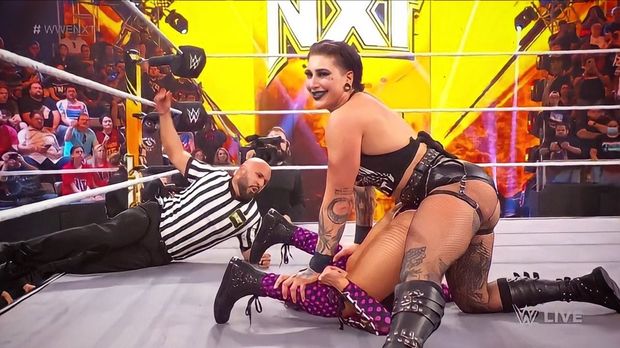 Rhea Ripley Pinning Roxanne Perez Cufo510