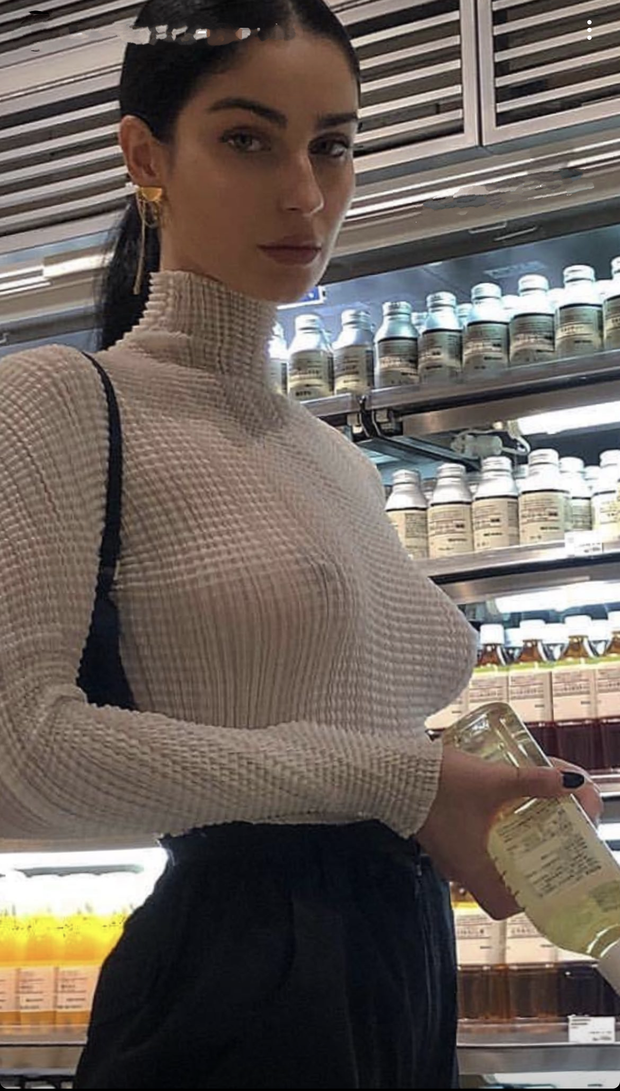 Stunning Fiona Zanetti Sgbc