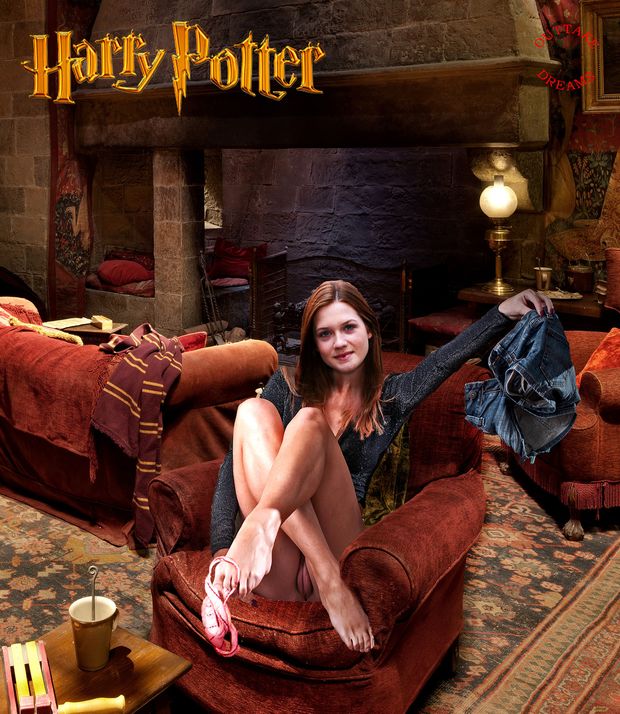 Ginny Strips In The Gryffindor Common Room Monicalafilthersum