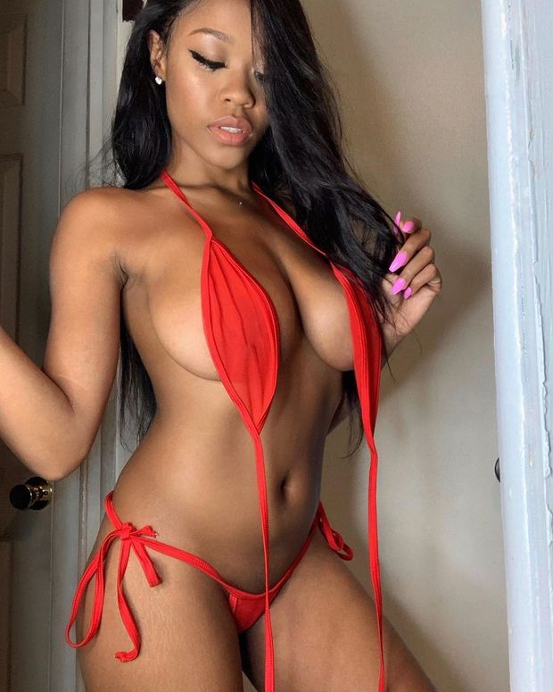 Tanya Denise Teasing Us With Her Bikini Cufo510