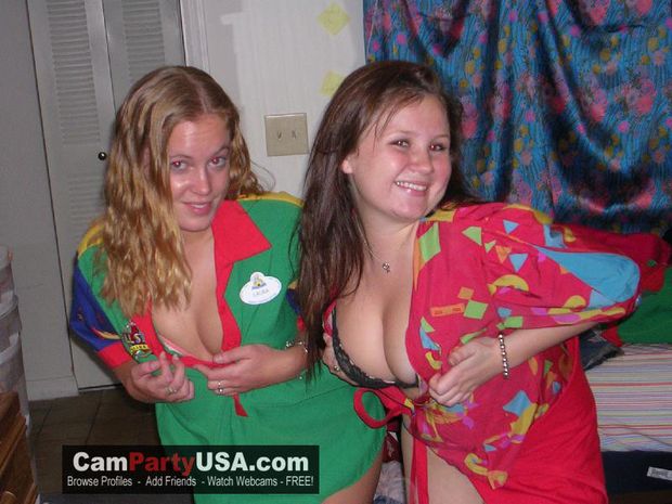 Nice Full Cleavage Phukyosef