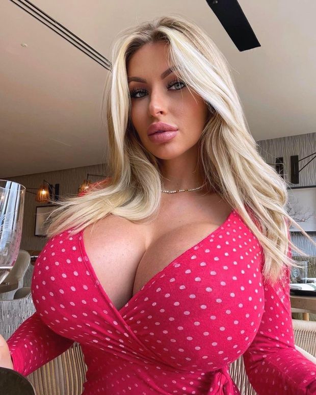 Fake Tits Nikkibritney21