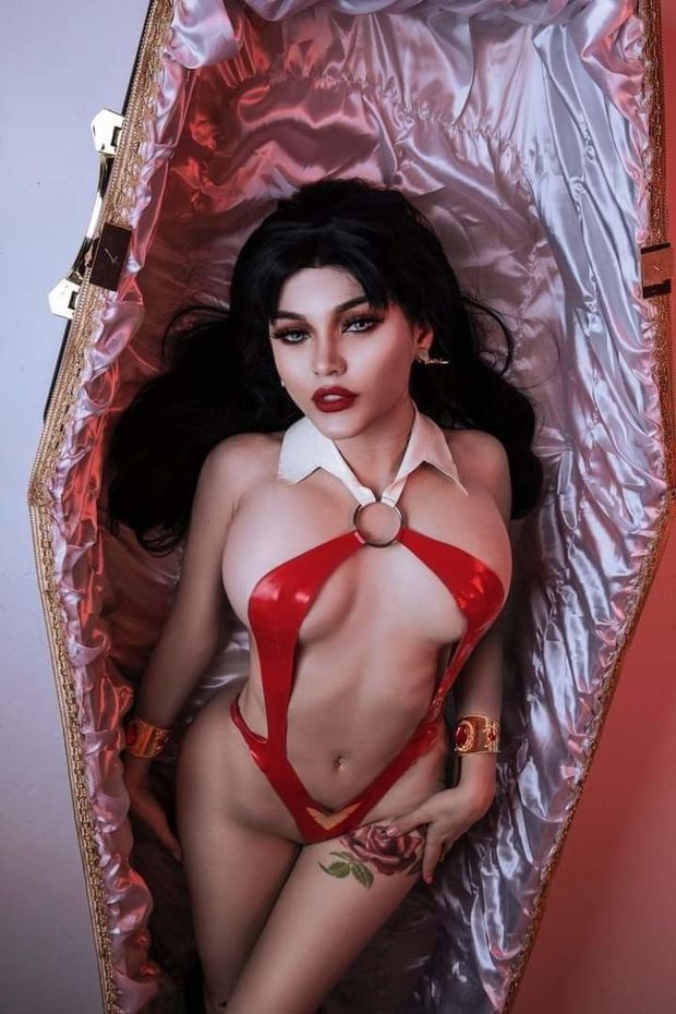Vampirella Cosplay Maharnweoo