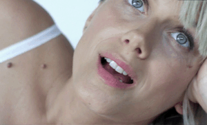 S Melanie Laurent