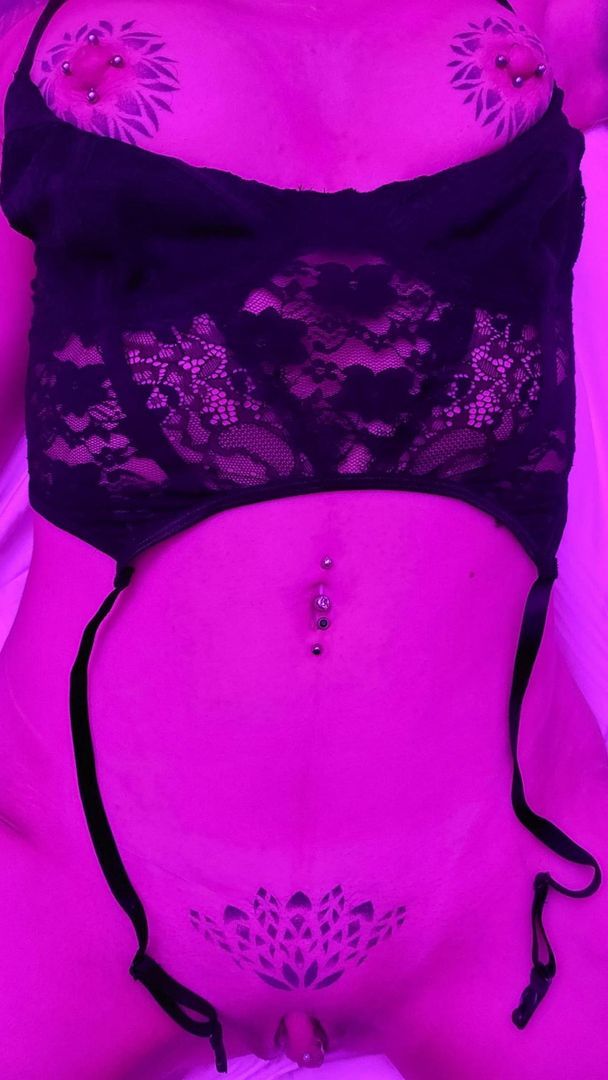 Full Frontal Pierced And Tattood Creational453