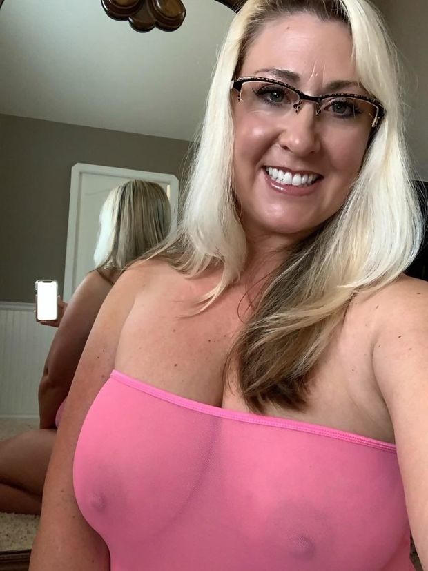 Pink See Thru Vaultstasth