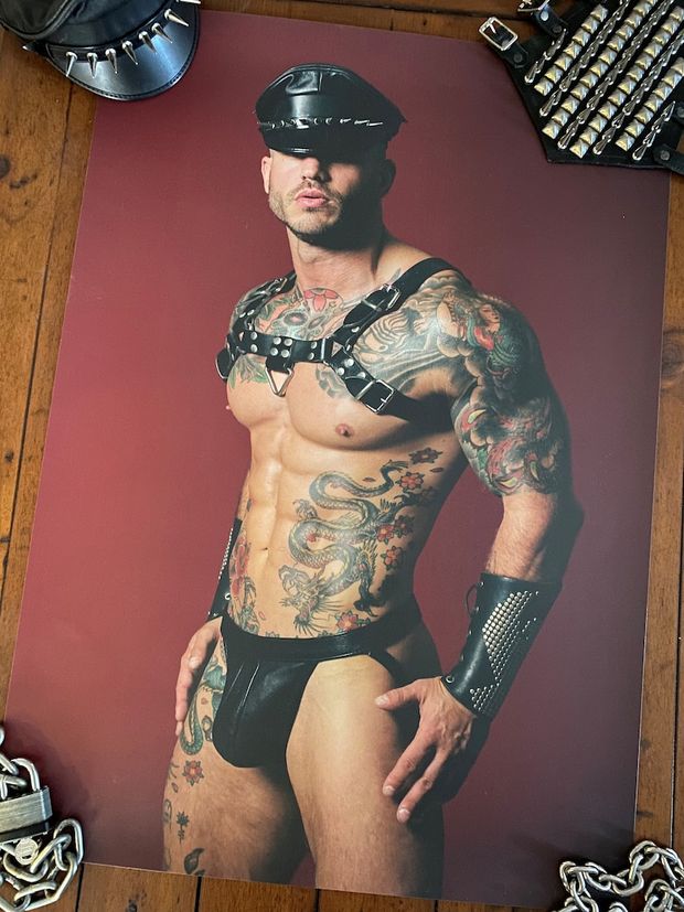Tattoed Hunk Hbsensa