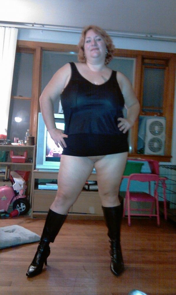 Mature Mini Skirt No Panties Pussy 44you