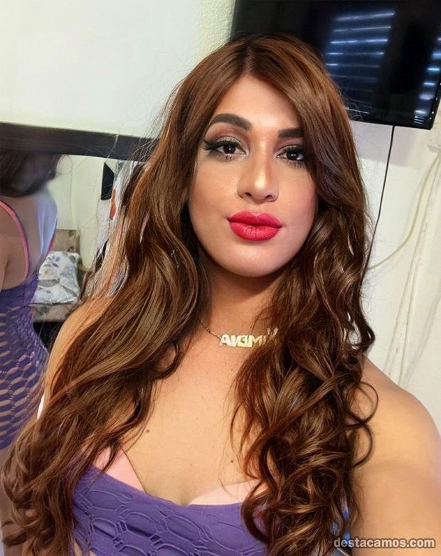 Stunning Crossdresser Lololon