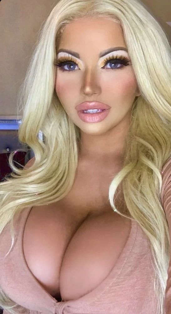 Danielereturns Real Barbie Dolls And Bimbo Pin 65797351