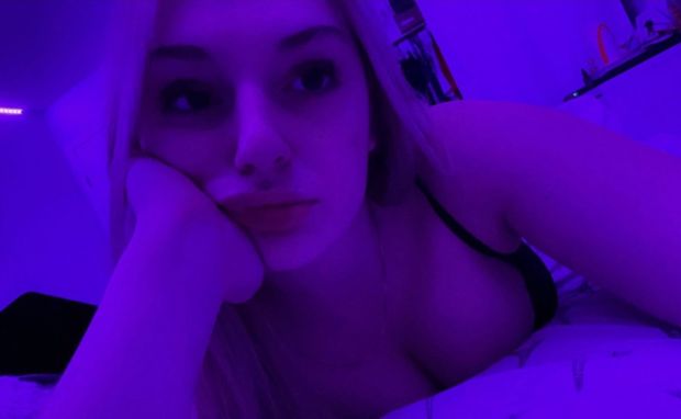 Keyra Big Boobs Selfie In Blue Light Male43can