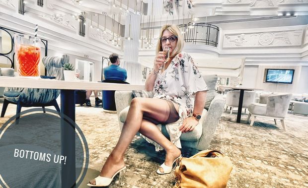 Flashing Her Stocking Top And Anklet In Hotel Bar Brydon