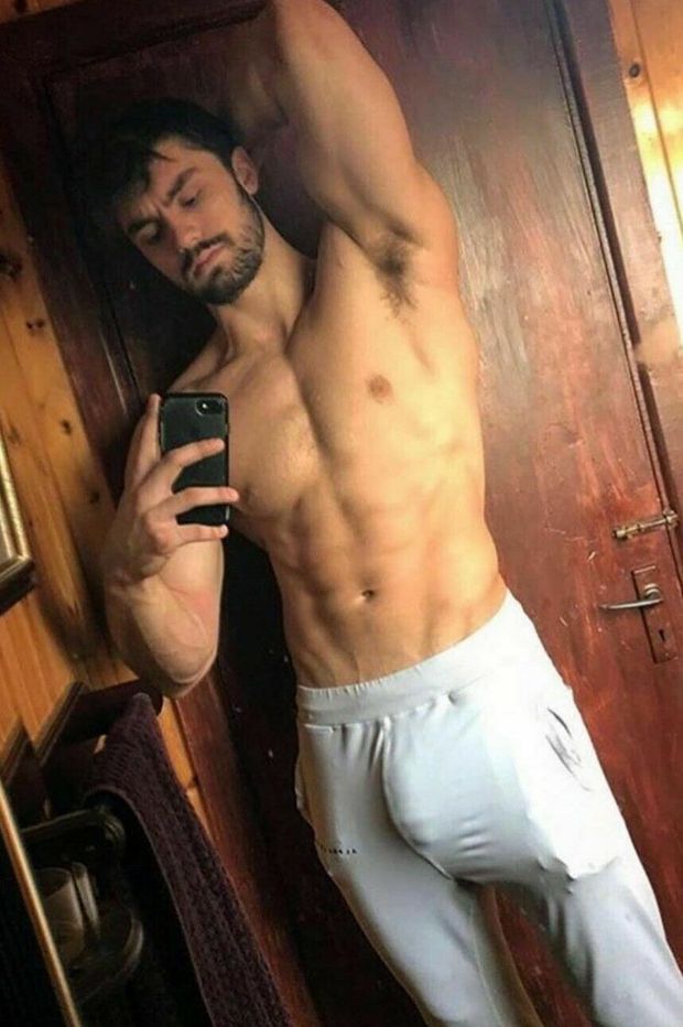 Shirtless Muscular Bearded Athletic Body Hunk Phnix