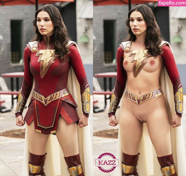 Id Seen The Movie If Thatd Been Her Costume Titsnass