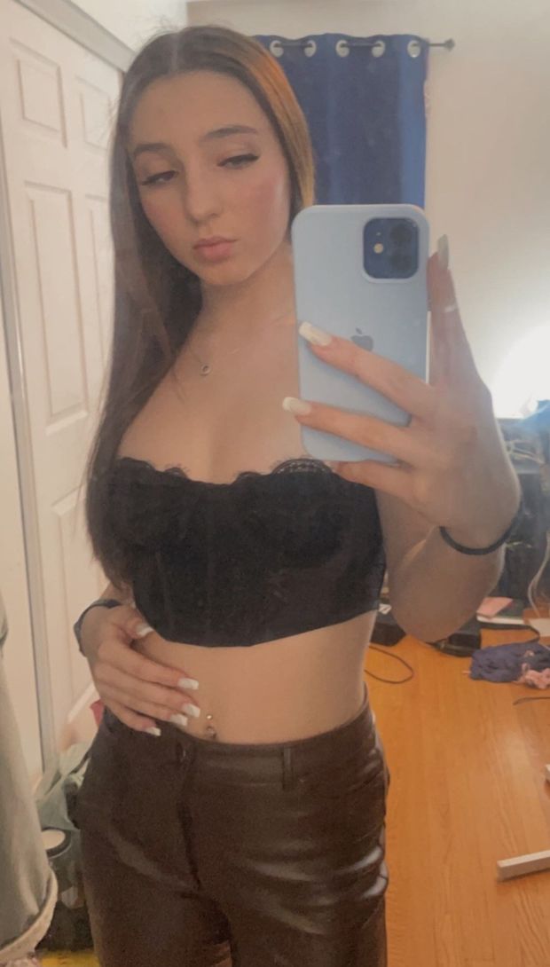 Jessica Leather Pants Selfie Male43can