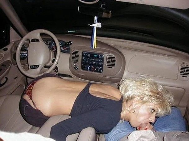 Blond Amateur Milf In A Thong Giving Some Roadhead Oaks22