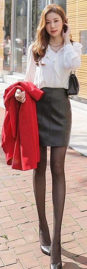 Secretary Short Skirt Pics
