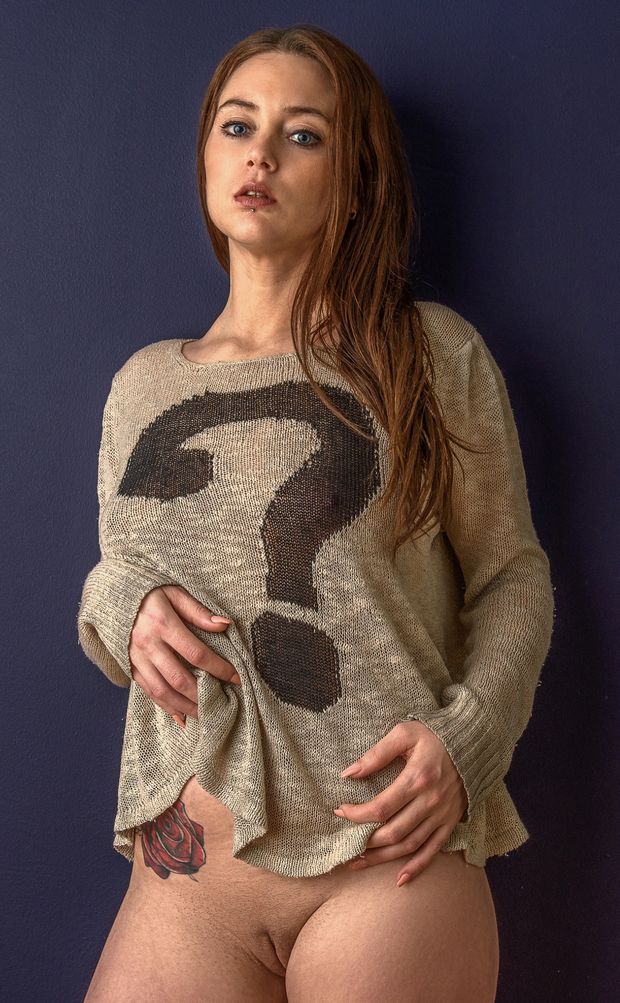 Sexy Bottomless Babe With Nipple Showing Thru B4b3d0llz