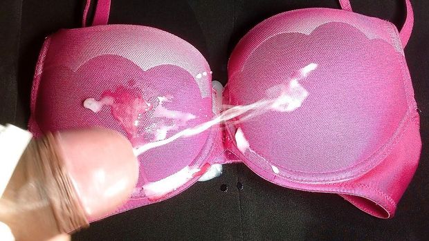 Cum On Pink Bra Bergsavage