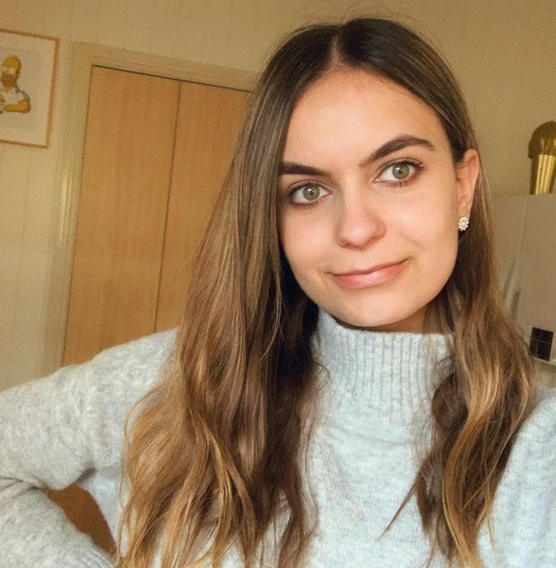 Kate Martineau Youtuber Cute Slefie With Prk6942