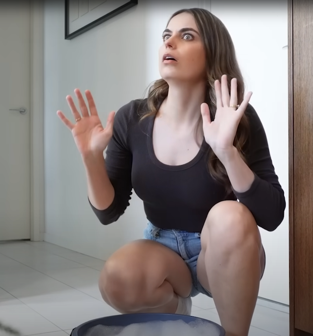 Kate Martineau Youtuber Kneeling Down Prk6942