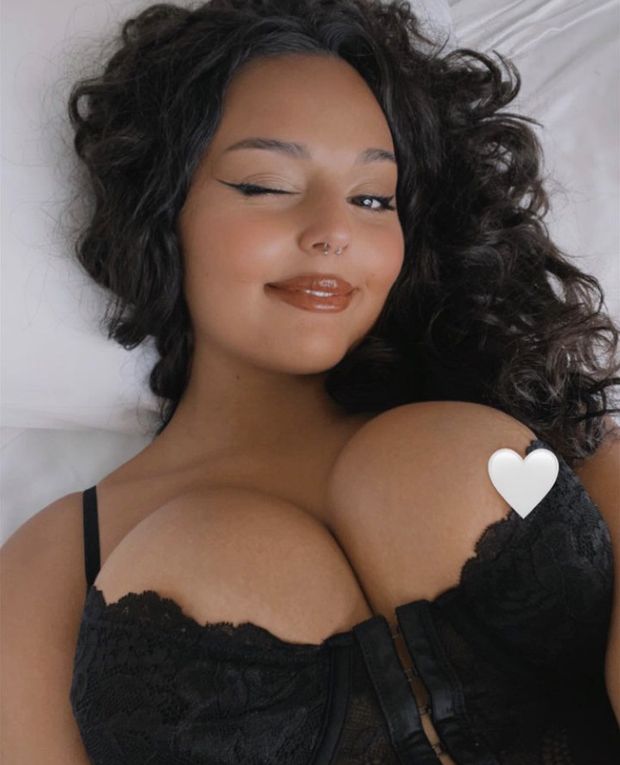 Kiki Kattan And Her Amazing Titties Joeshmo17192082