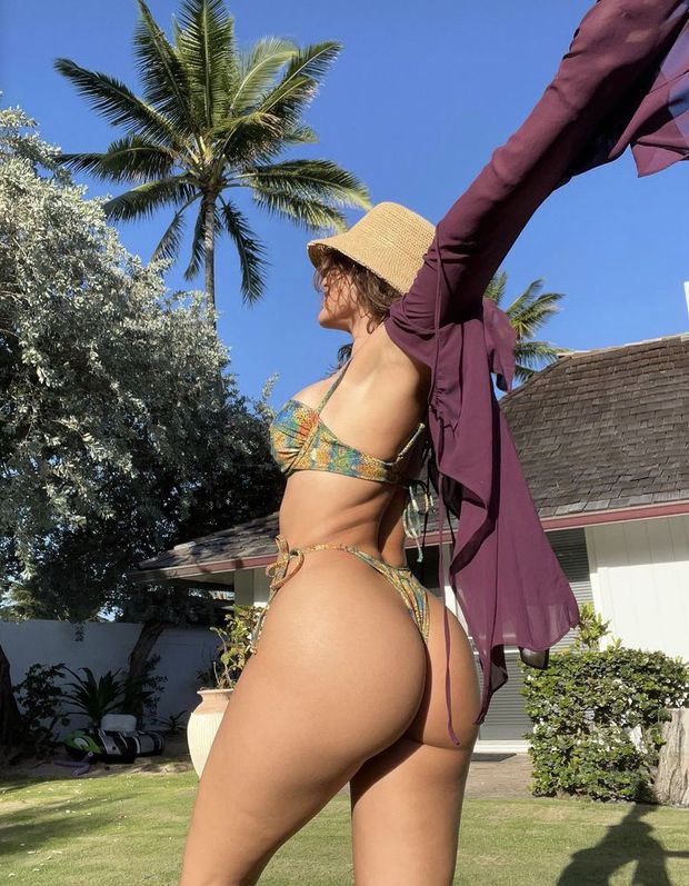 Holidayssunpalm Treesbig Butts Nikkisissy31328