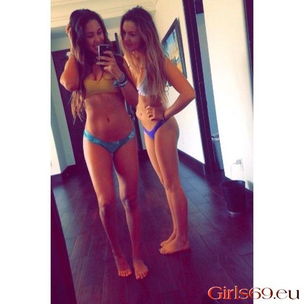 Emote9 Hot Chicks Pin 66432833