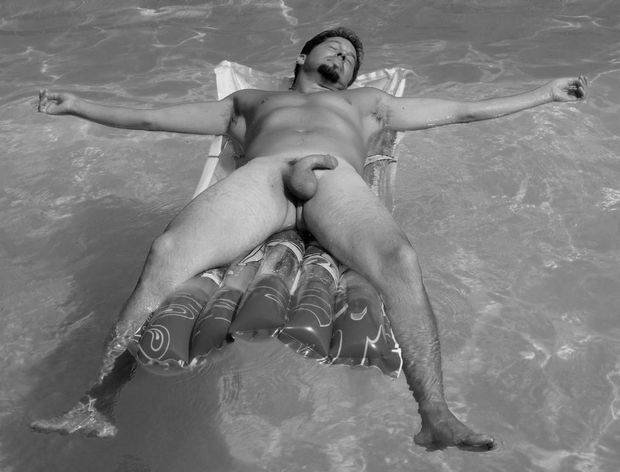 Cute Guy Naked In The Pool Veryhotdude