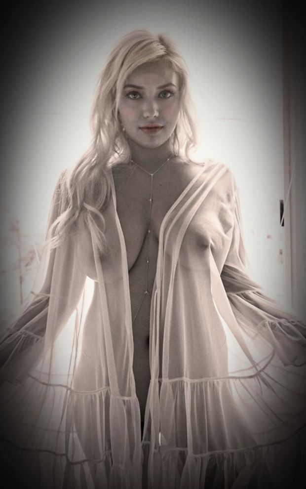 Glamour Model And Actress Kylie Page Titsnass