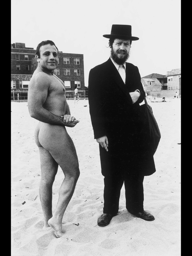 Mid 1950s Photo Naked Man Beside A Clothed Man Elliscee
