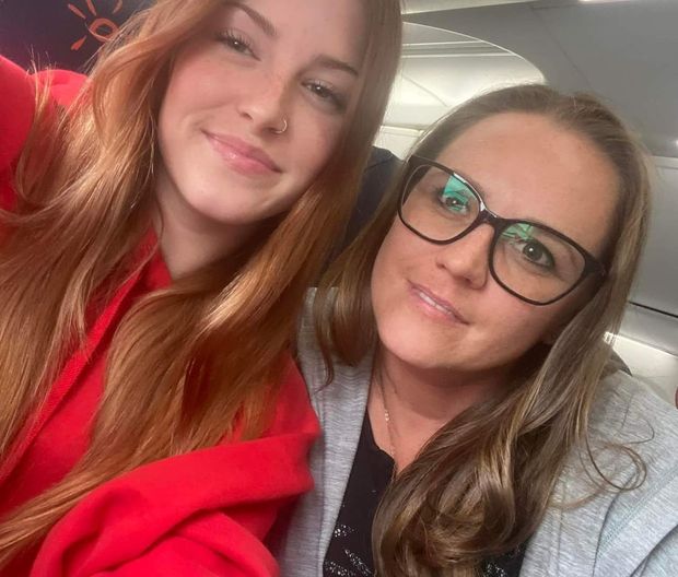 Grace And Jamey Hot Mother And Daughter On Plane Male43can