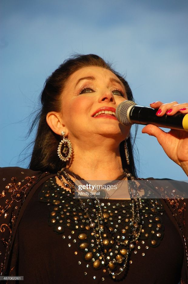Crystal Gayle 94th Pic Icarusnewport