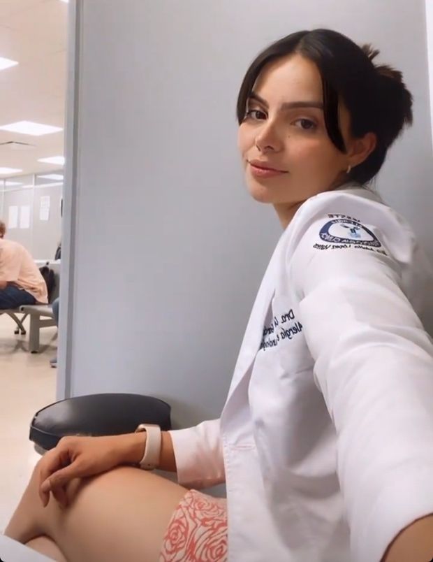 Dra Puta Bonita Caliente Perrolobohombre