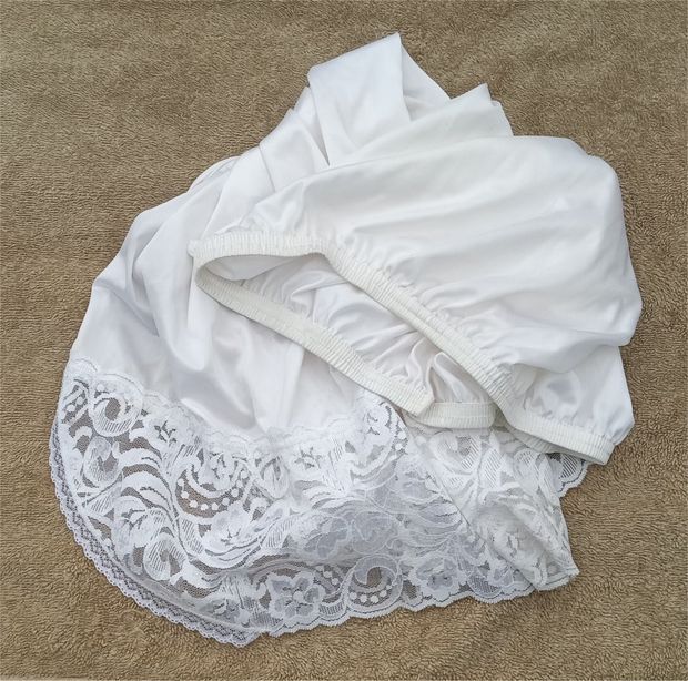 Very Lacy And Oh So Silky Soft Vintage Half Slip Silkenlace