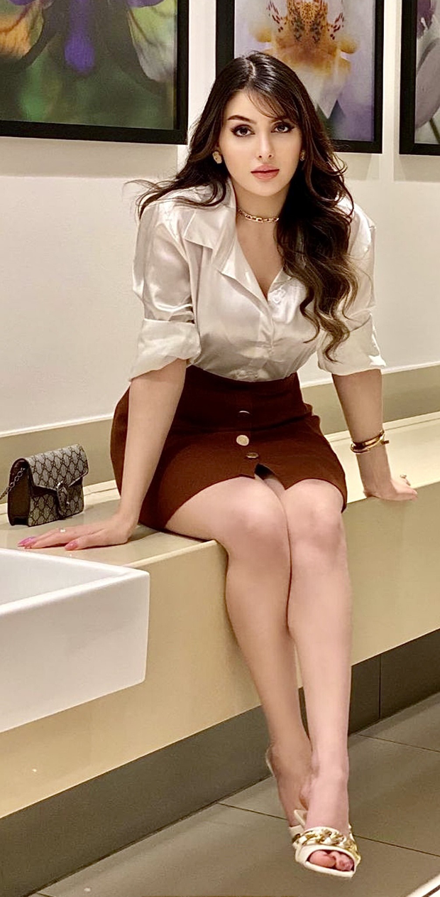 She Rides Her Sybian Every Night After Work Brakit