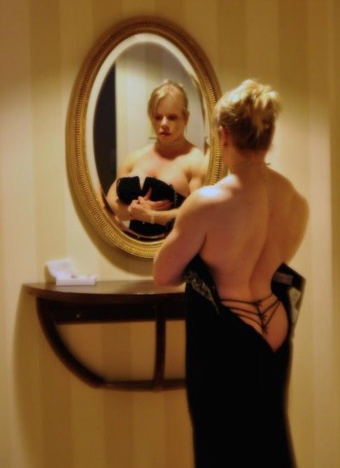 Lana Lee Bigbutshy