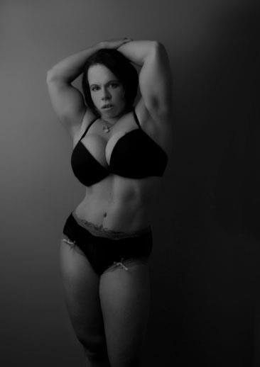 Lana Lee Smith Bigbutshy