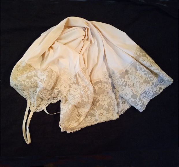 Lacy Vintage Van Raalte Full Slip Silkenlace