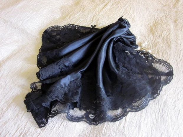 Silkies Silkenlace